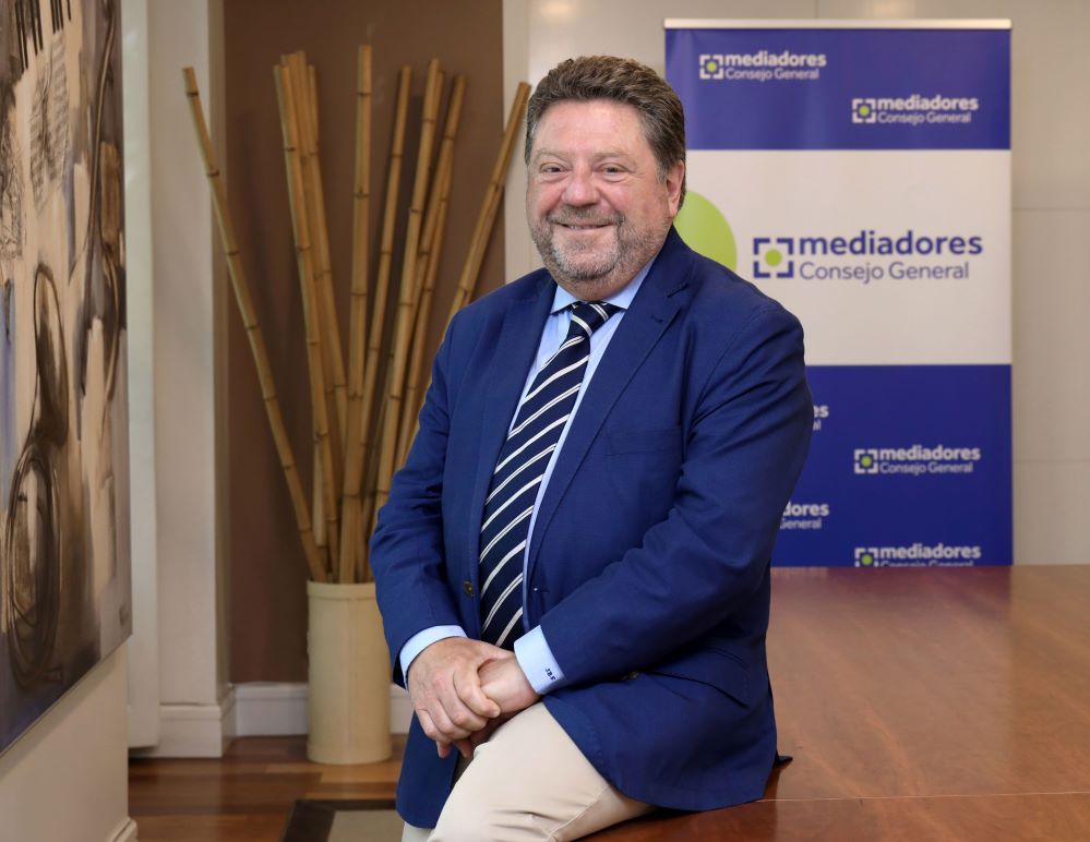 Javier Barberá reclama llevar la FP dual de seguros a todas las ...